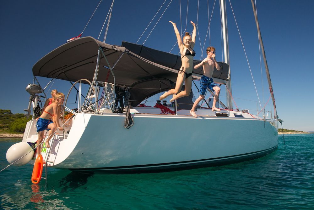 Hanse yachts, Varianta 44